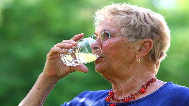 اختبار بسيط لقياس درجة ترطيب الجسم | صحة وبيئة | وكالة عمون الاخبارية